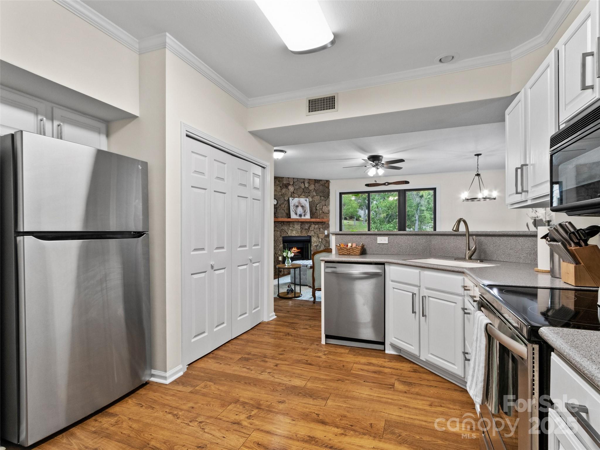 220 Stoney Falls Loop 1-A1; Burnsville NC 28714